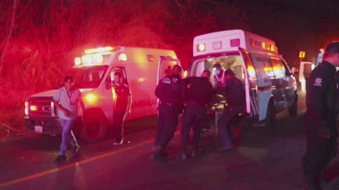 18 dead in Mexican bus crash | kens5.com