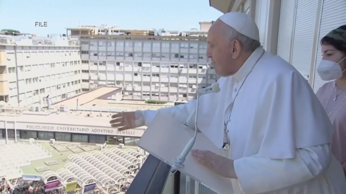 Pope Francis back on ventilator after suffering two more respiratory ...
