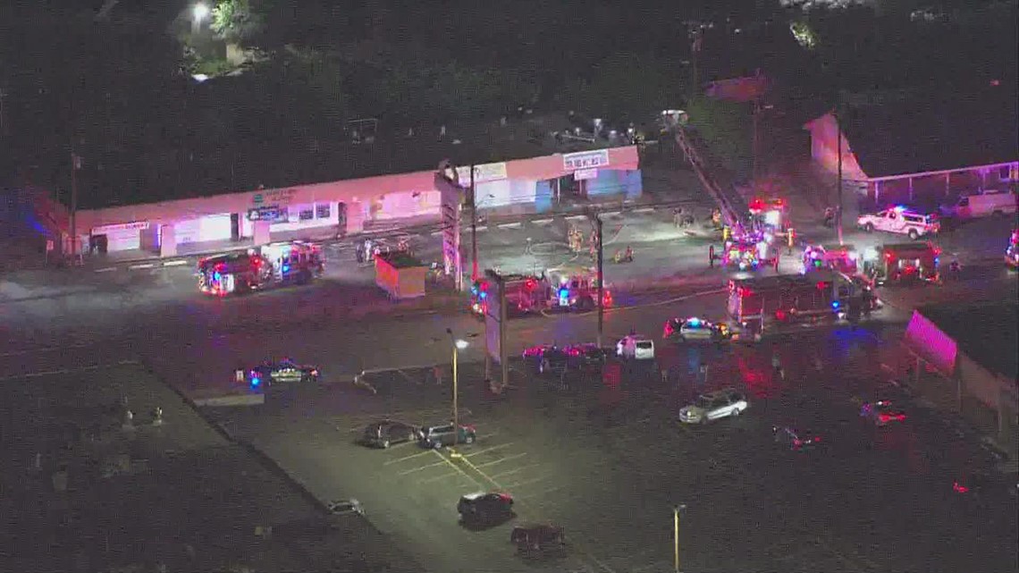 Fire crews arrive to strip mall on the northwest side | kens5.com