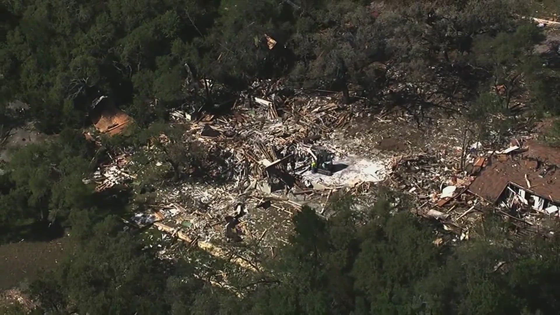 6 injured as house collapses in northwest Austin explosion | kens5.com