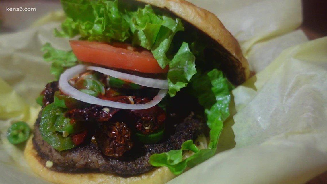 The spiciest burger in the world is in Texas. And we tried it. | kens5.com