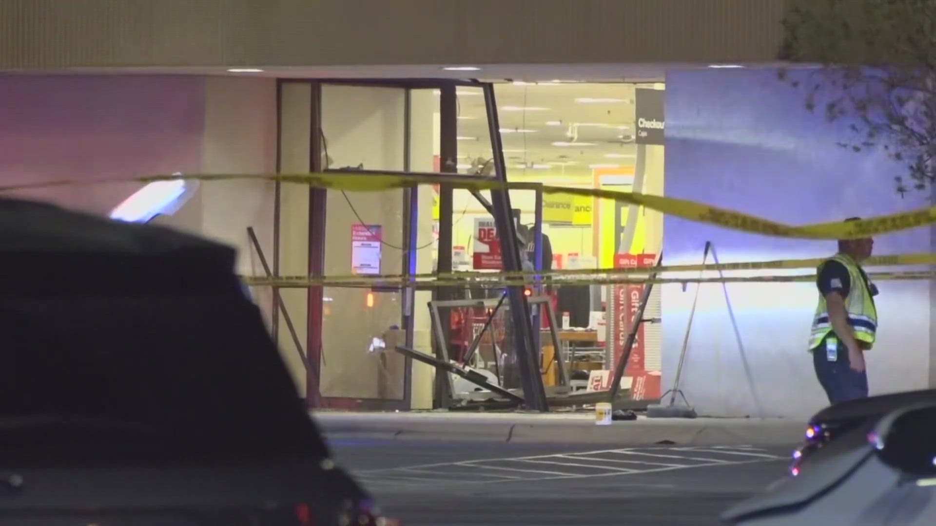 Injuries reported at Killeen mall after police chase | kens5.com