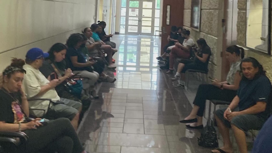 More than 2,500 people donate blood in wake of Robb Elementary School ...