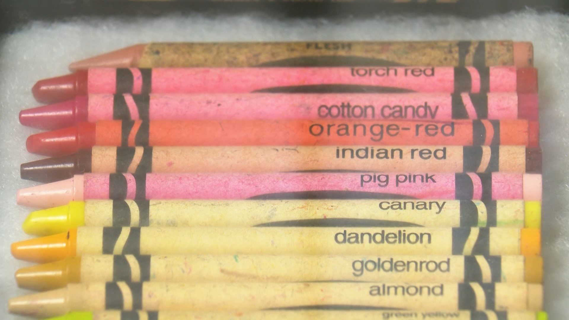 Texas house may hold world's largest Crayola crayon collection | kens5.com