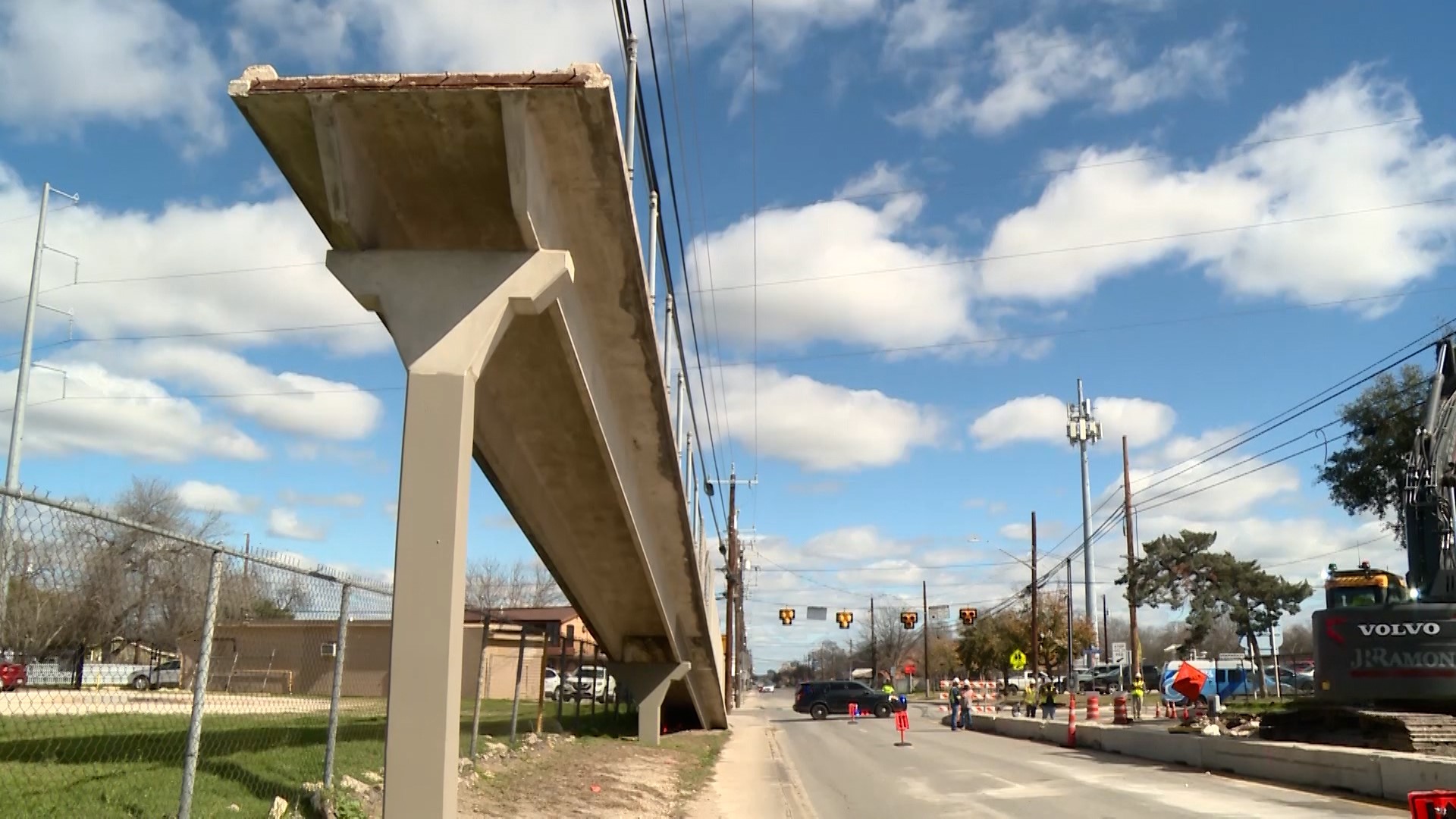 Demolition of west-side pedestrian bridge begins, with new stoplight on ...