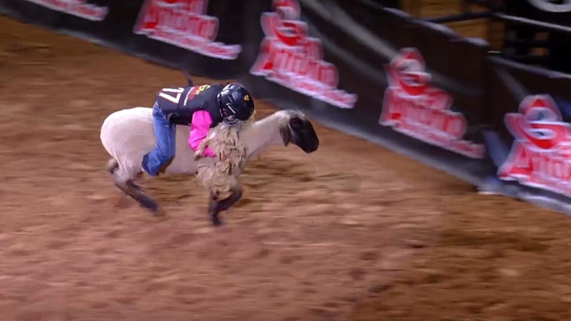WATCH: 6-year-old sets San Antonio Rodeo Mutton Bustin' record | kens5.com