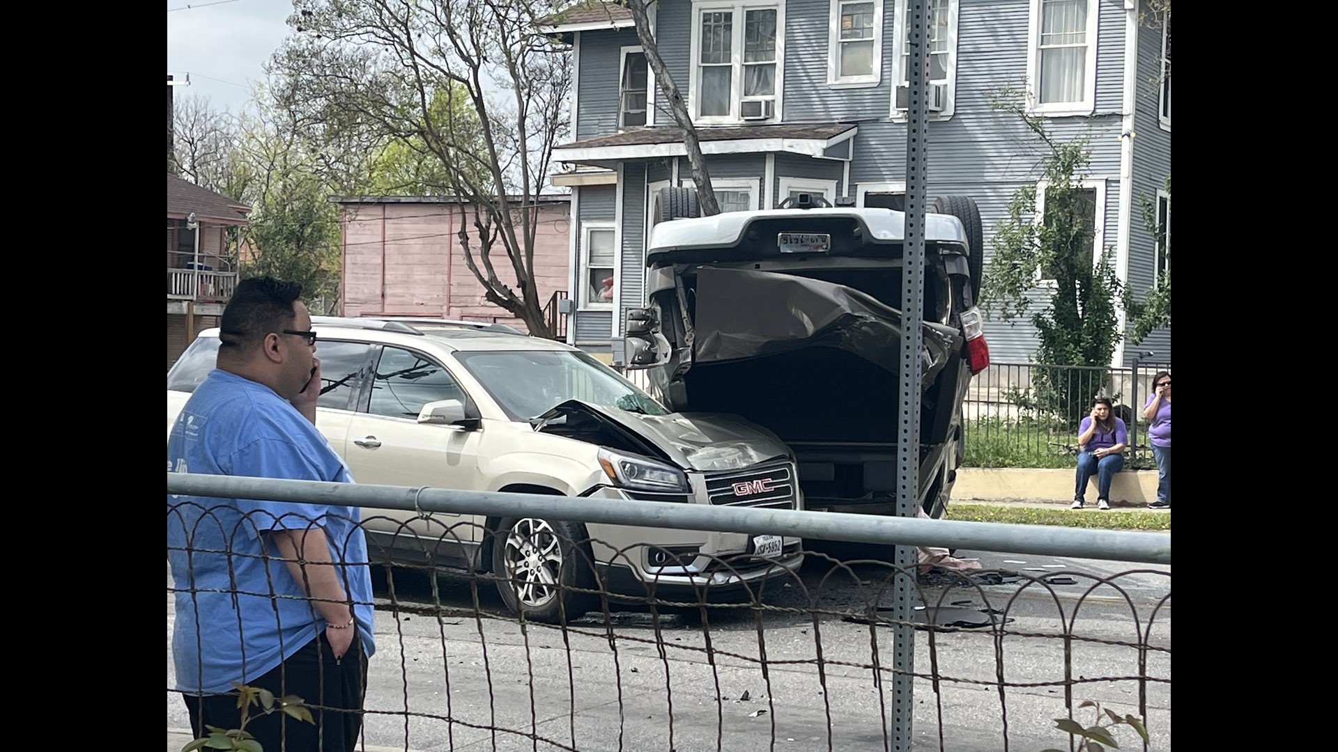 One injured after crash on southeast side of town | kens5.com
