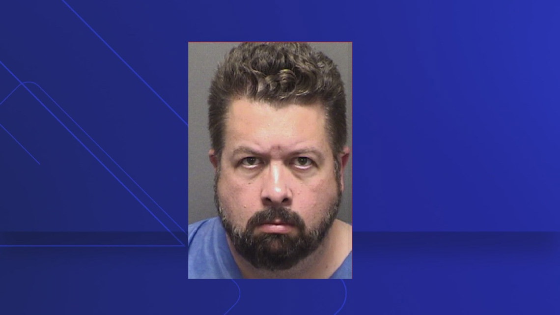 San Antonio photographer arrested, accused of sexually assaulting victim during photo shoot ...