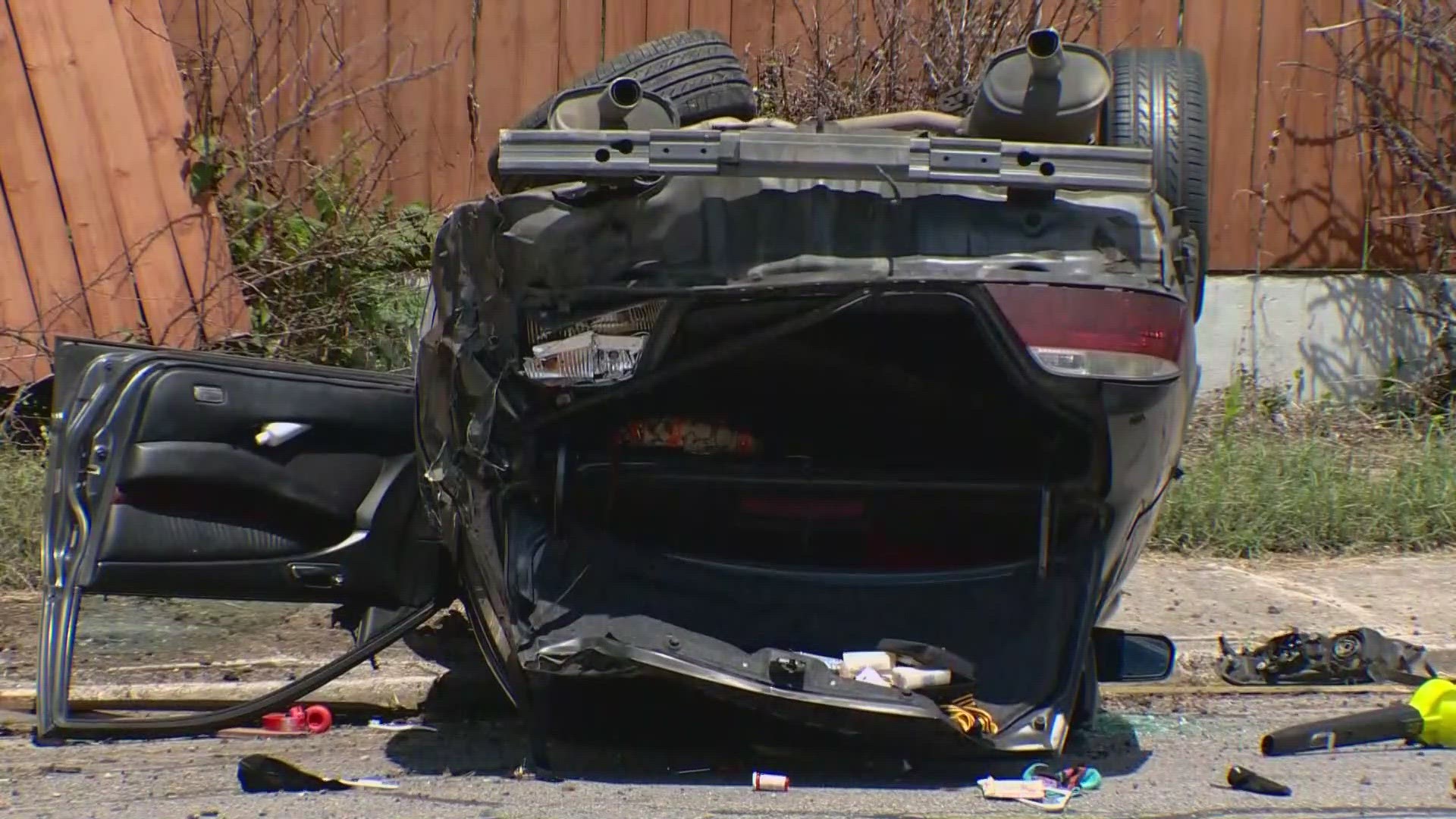 Man arrested after chase with deputies and crash on the west side ...