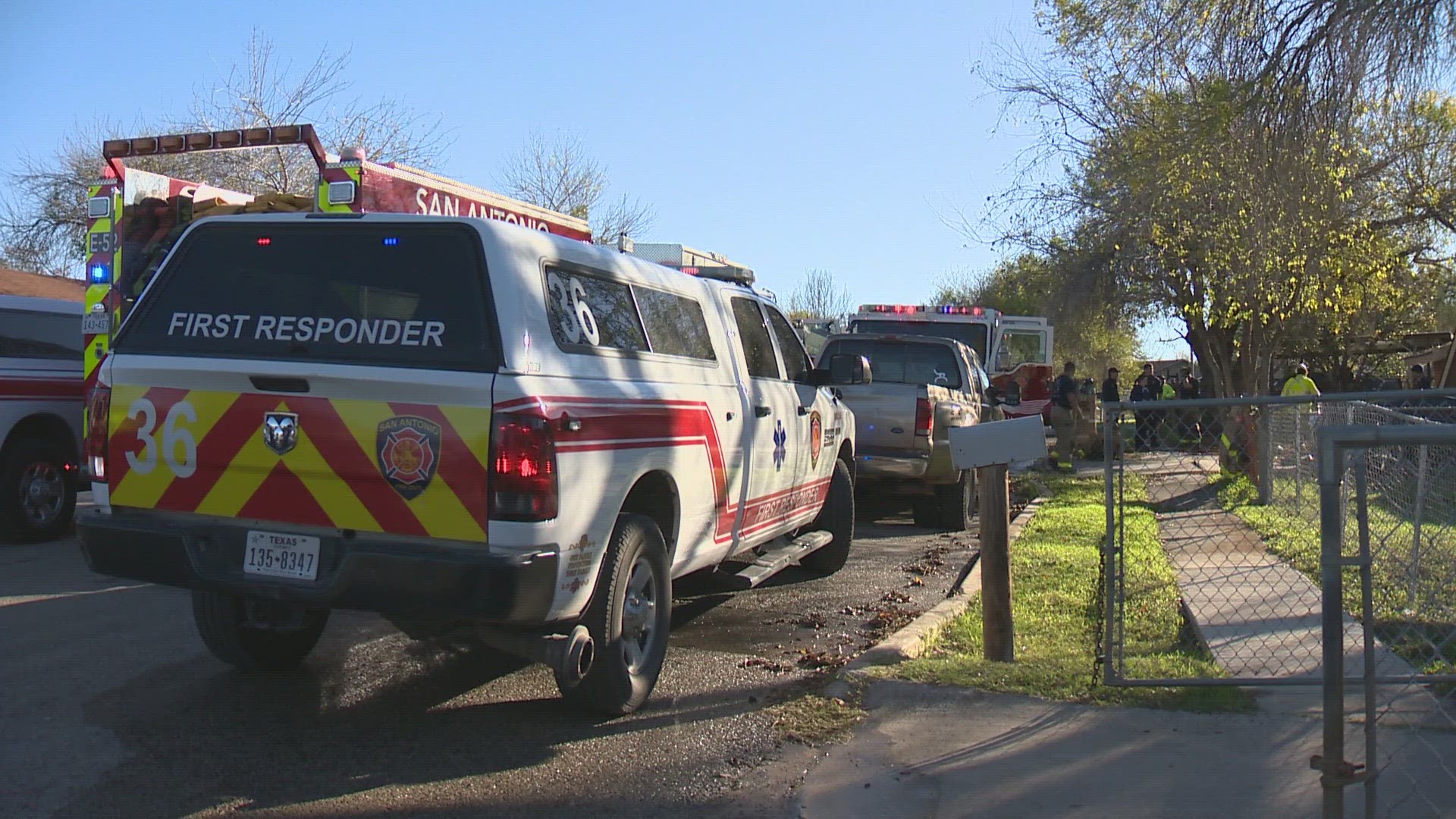 Firefighters forced to remove burglar bars to rescue man in house fire ...