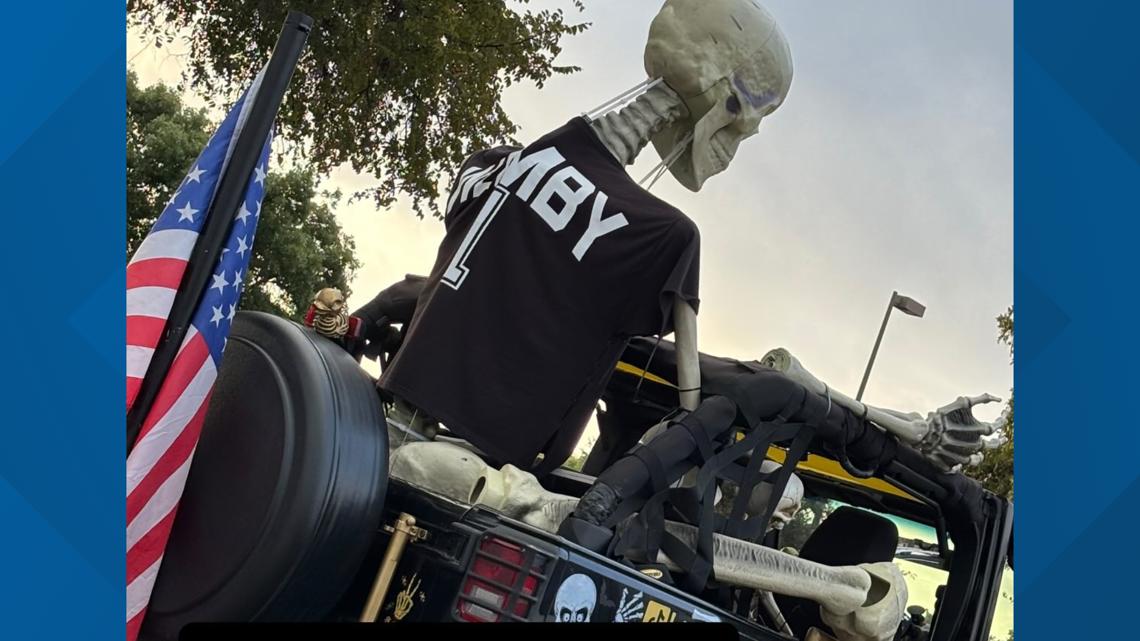 Giant Victor Wembanyama skeleton spotted in San Antonio | kens5.com