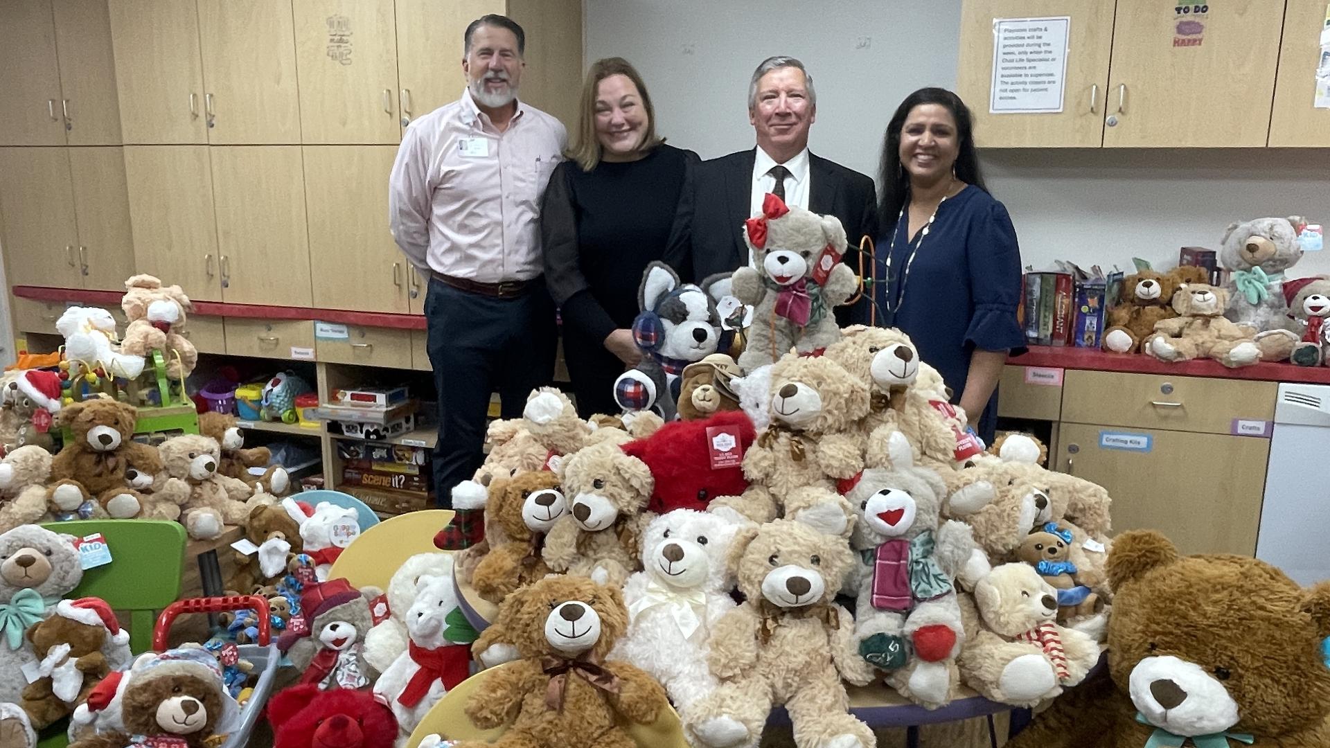 San Antonio COVID survivor donates hundreds of teddy bears to ...