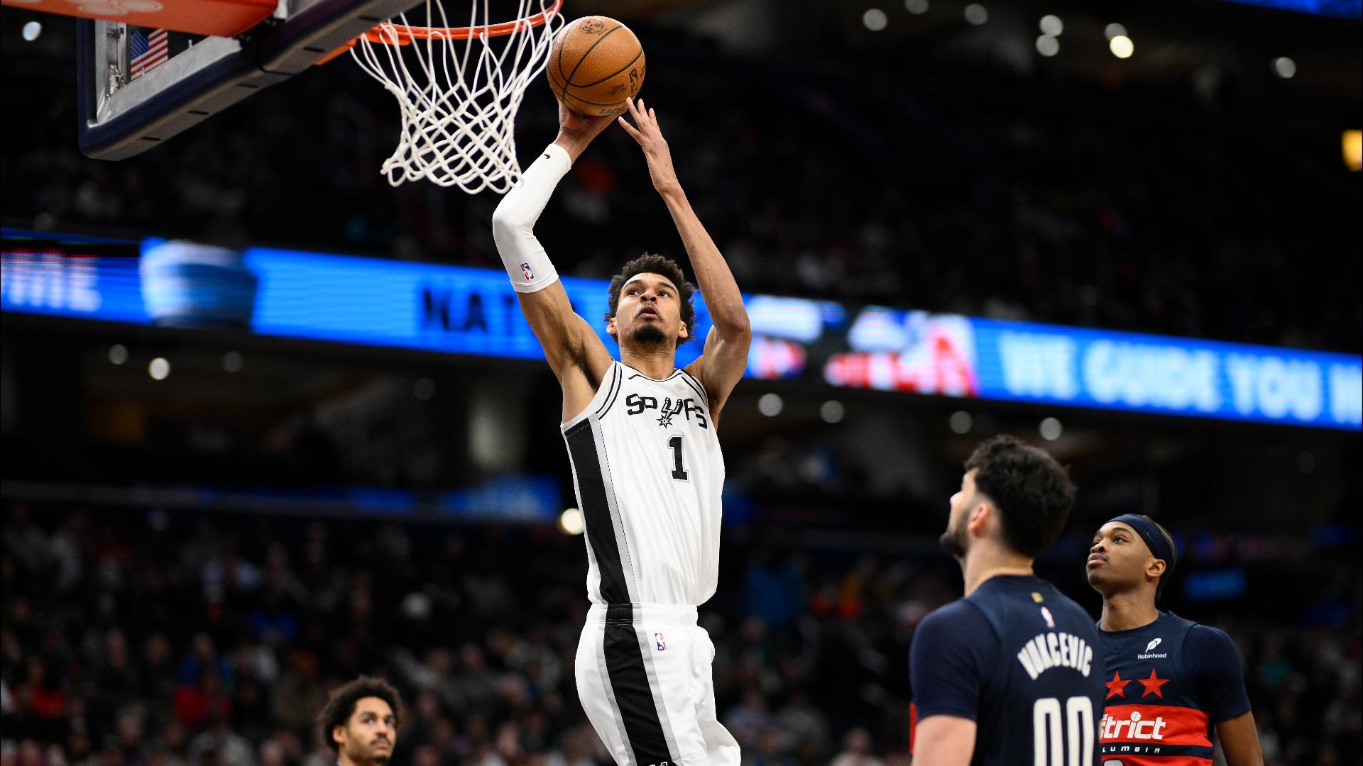 Spurs defeat Wizards, 131-121, as Wemby and Fox go off | kens5.com