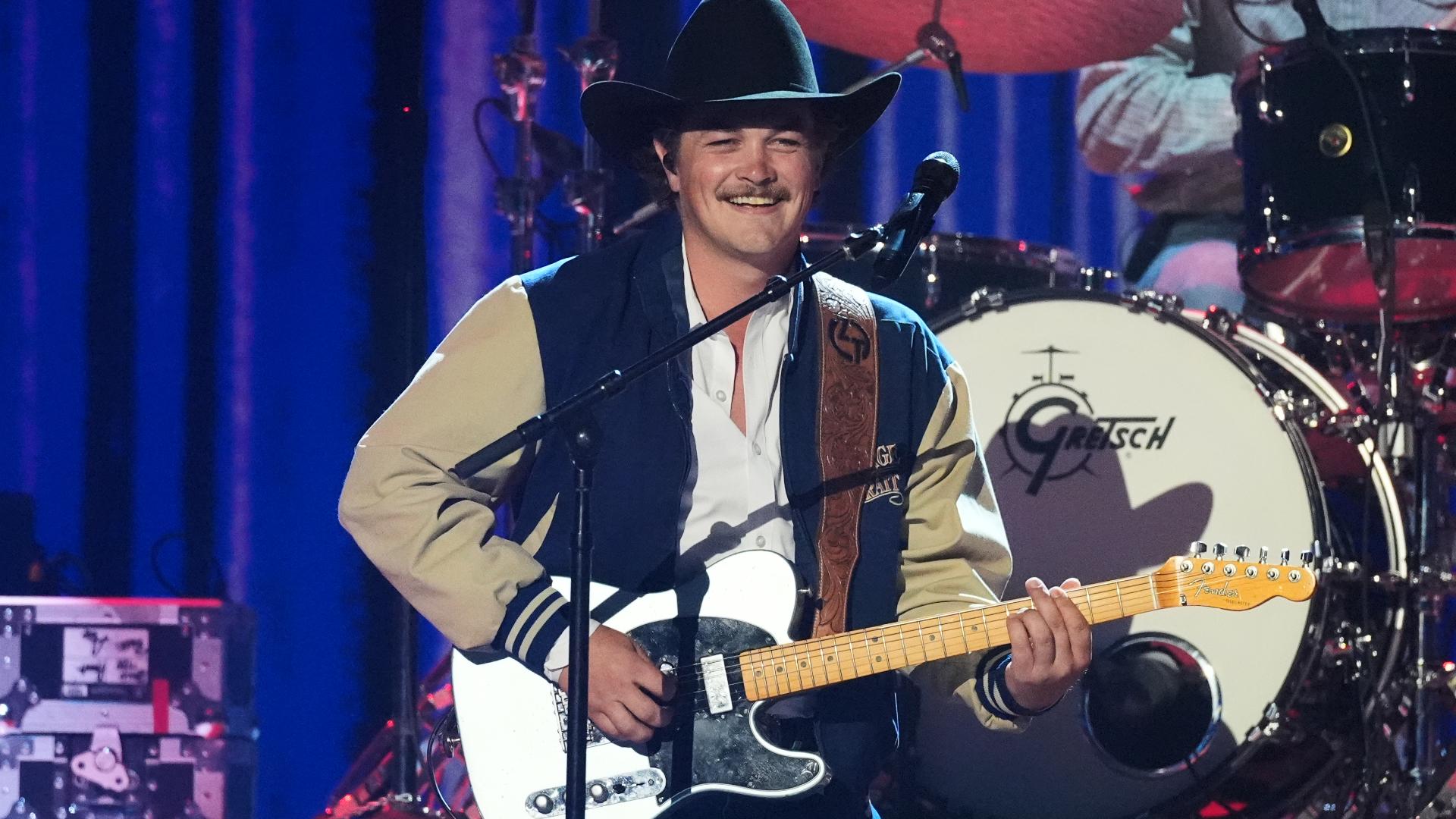 Zach Top bringing ‘Cold Beer & Country Music Tour’ to San Antonio ...