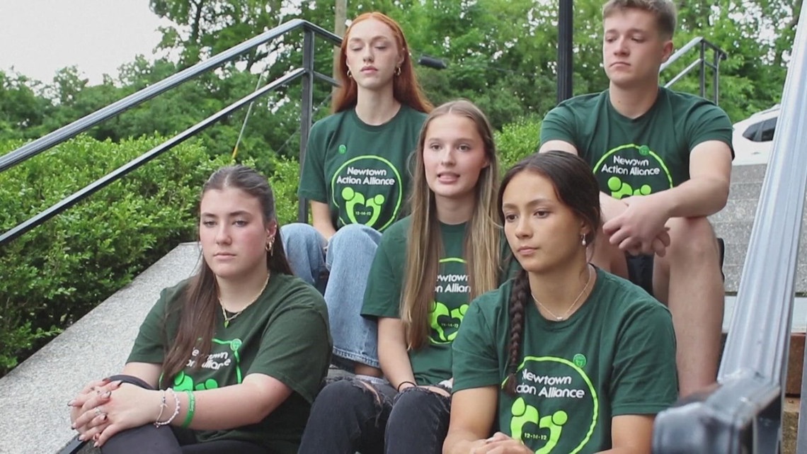 Survivors of Sandy Hook Elementary School massacre are graduating from ...