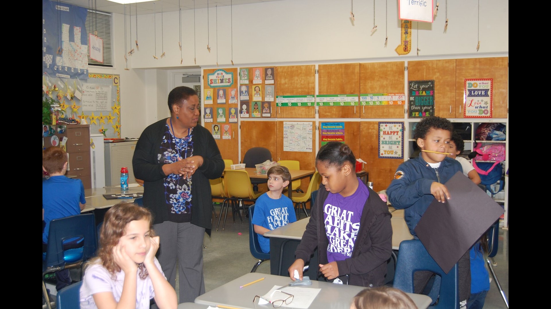 Shirley Peterman wins EXCEL award for Randolph Field ISD | kens5.com