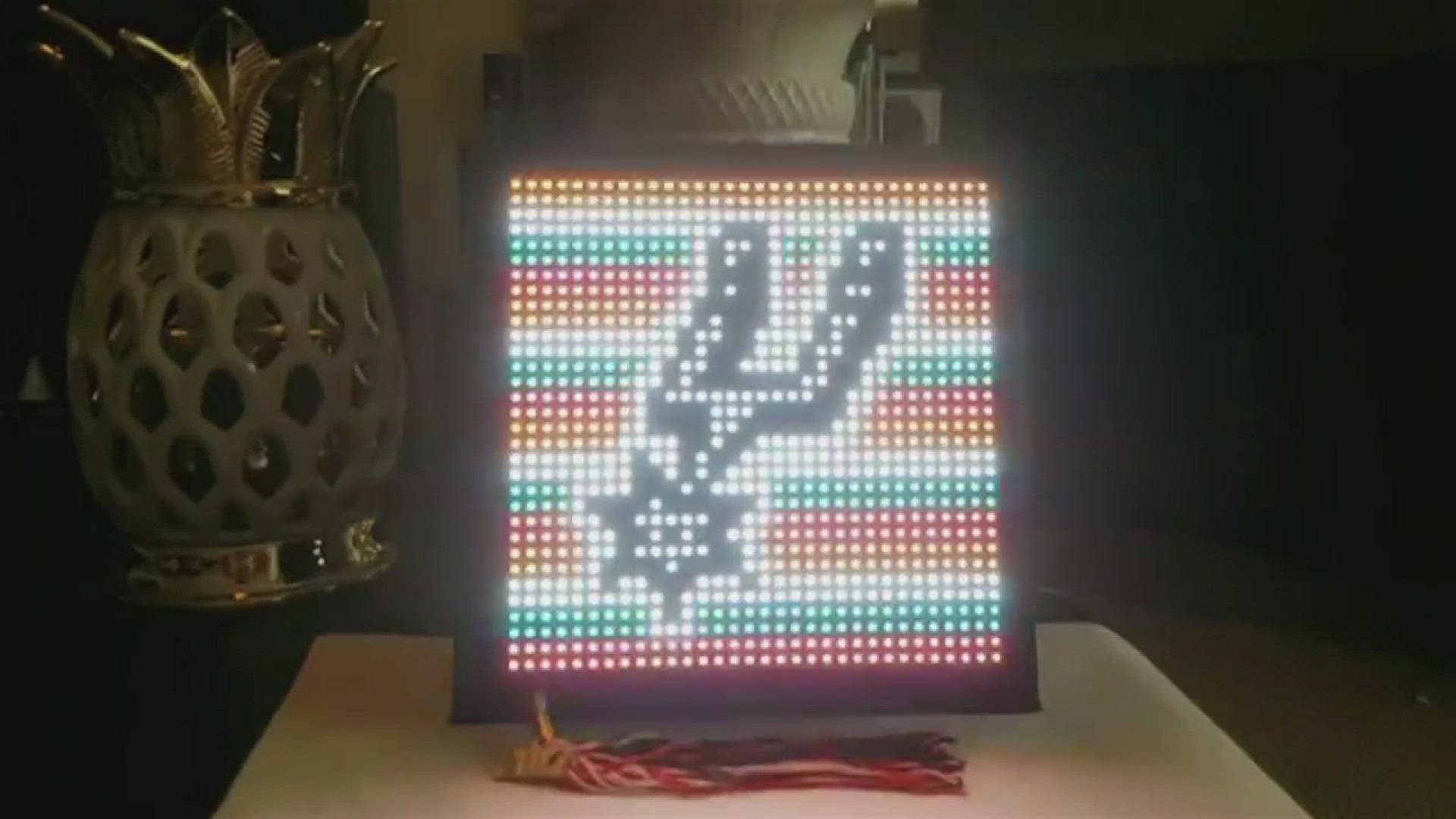 UTSA grad shows love for Spurs with unique graduation cap | kens5.com