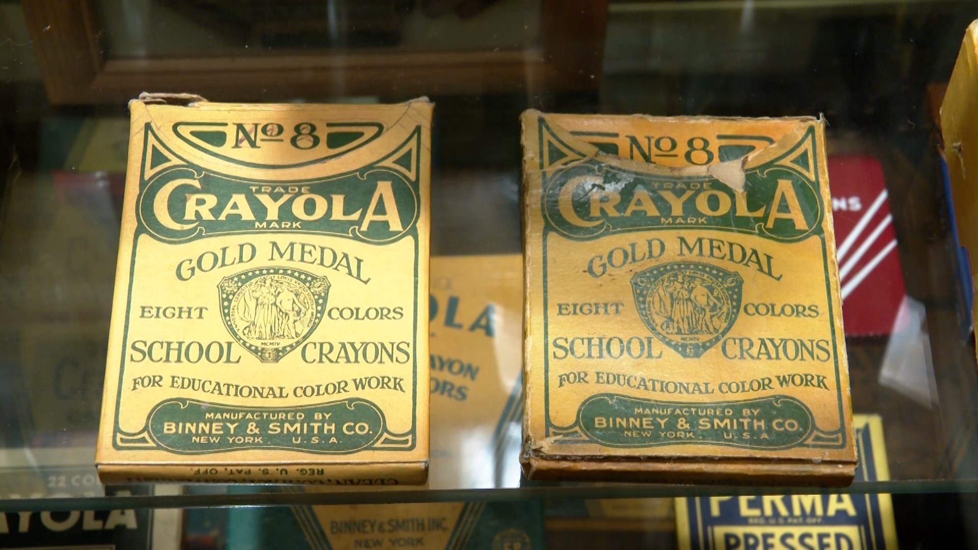 Texas house may hold world's largest Crayola crayon collection | kens5.com