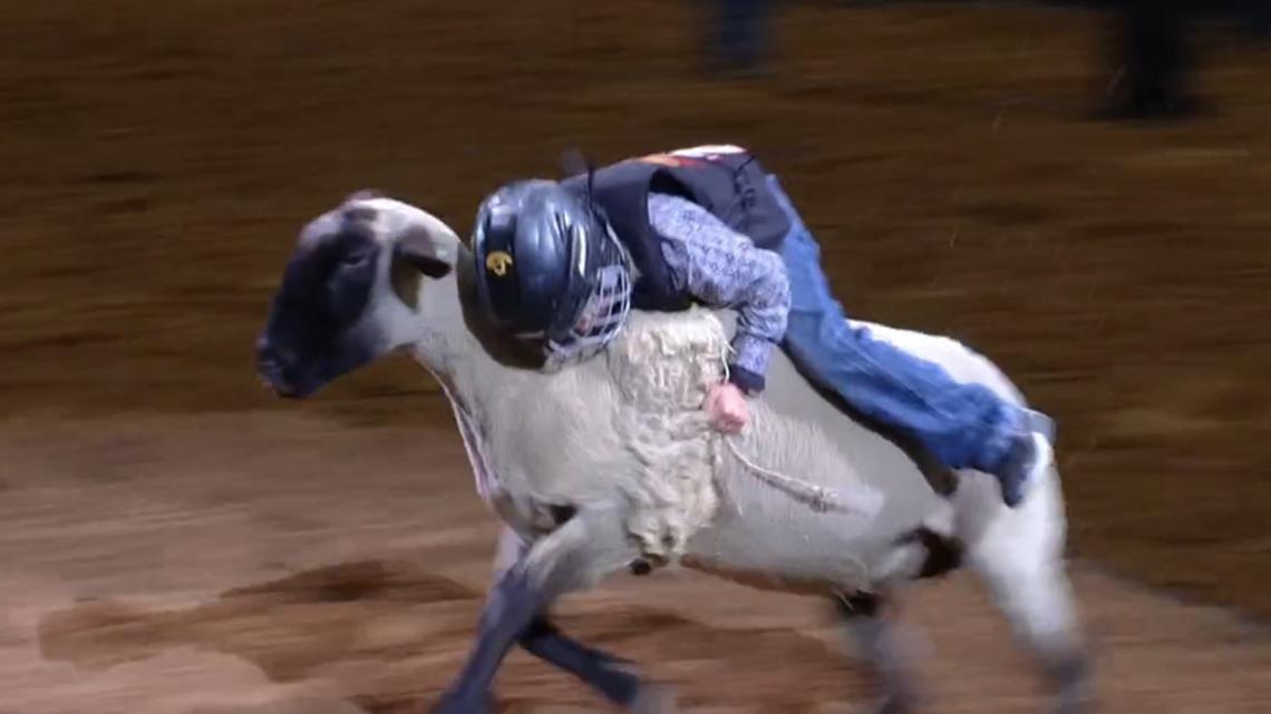 WATCH: 6-year-old sets San Antonio Rodeo Mutton Bustin' record | kens5.com