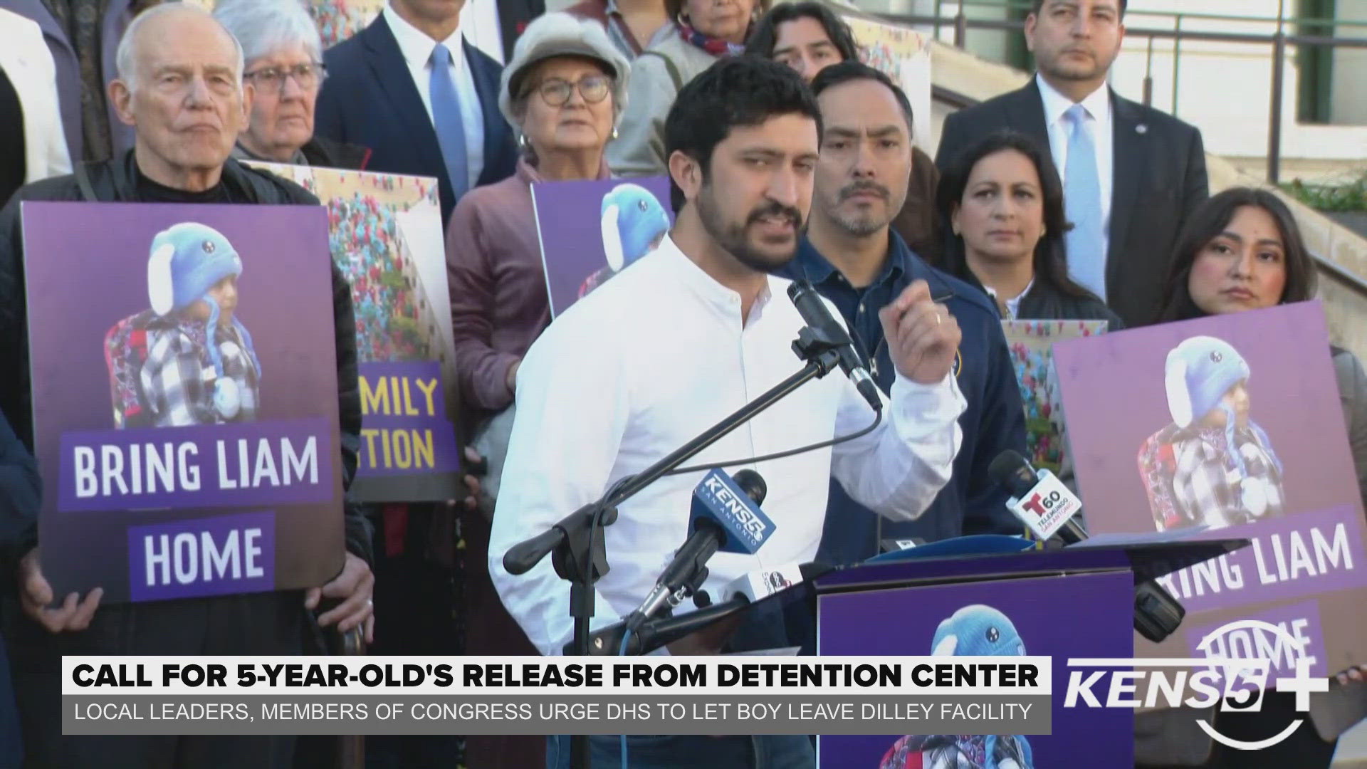 Rep. Greg Casar: “Free Liam” | Lawmakers urge DHS to release 5-year-old ...