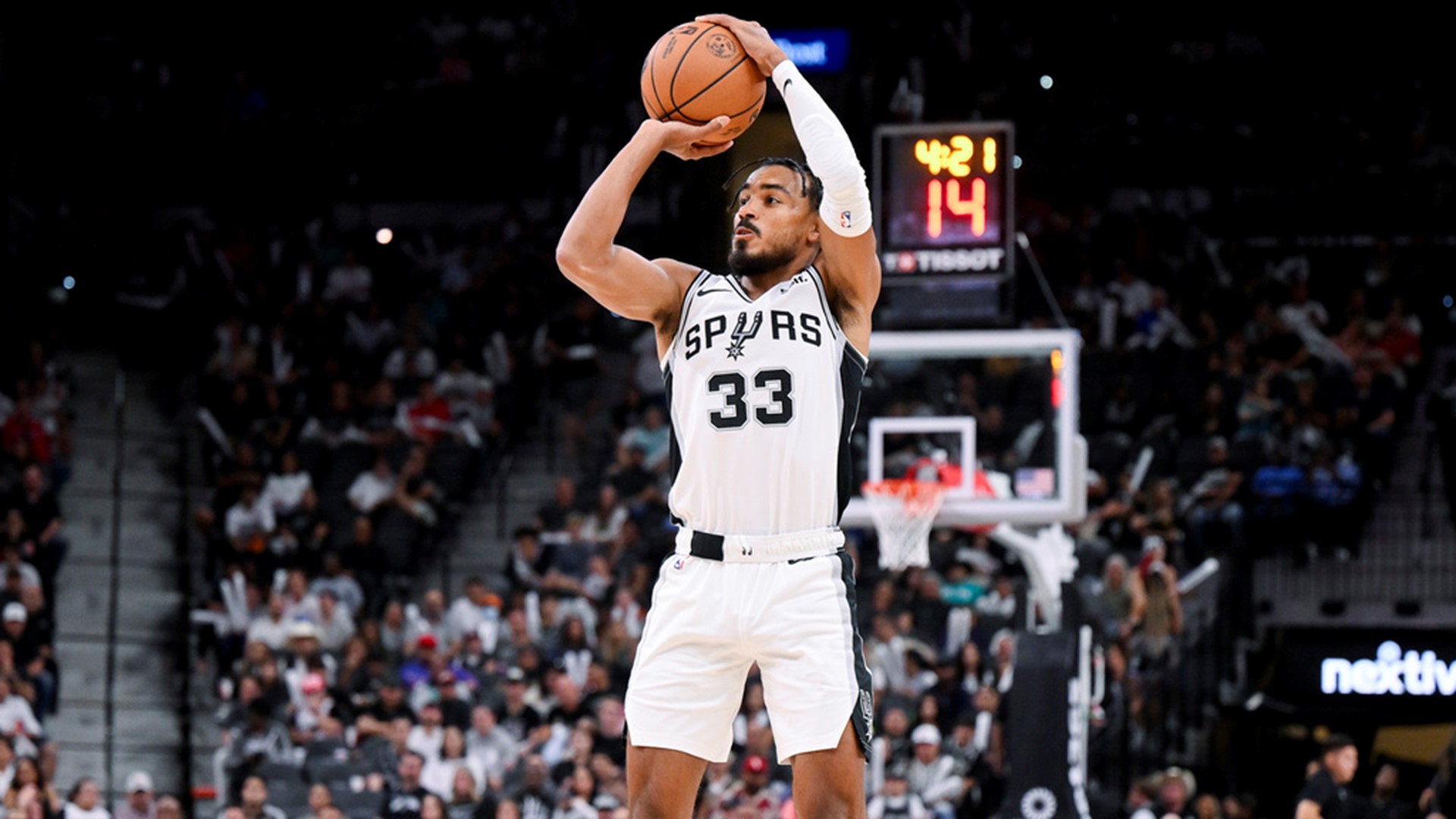 Spurs salute fans for their incredible support to start the | kens5.com