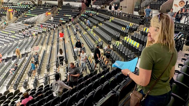 Thousands of Spurs fans wait in long line to view available season ...