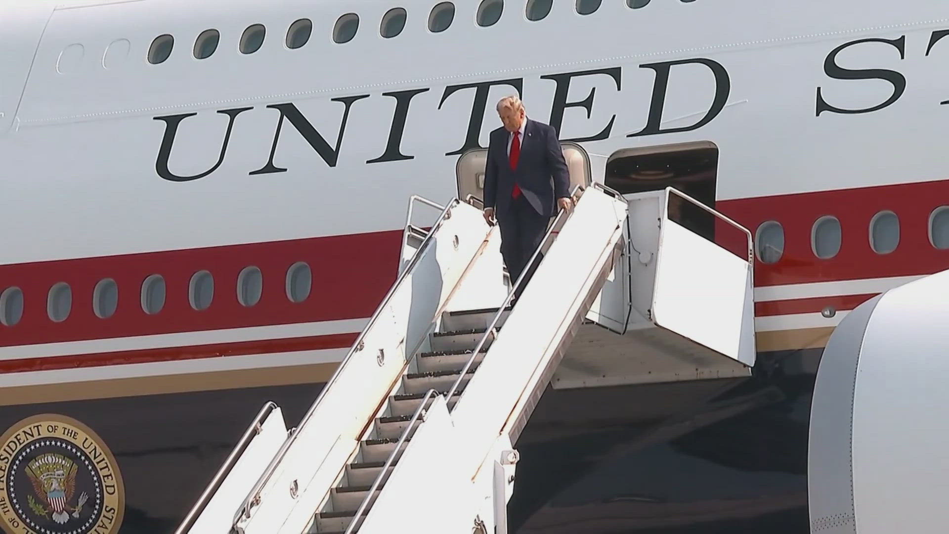 President Trump on board new Air Force One, a gift from Qatar prompting ...