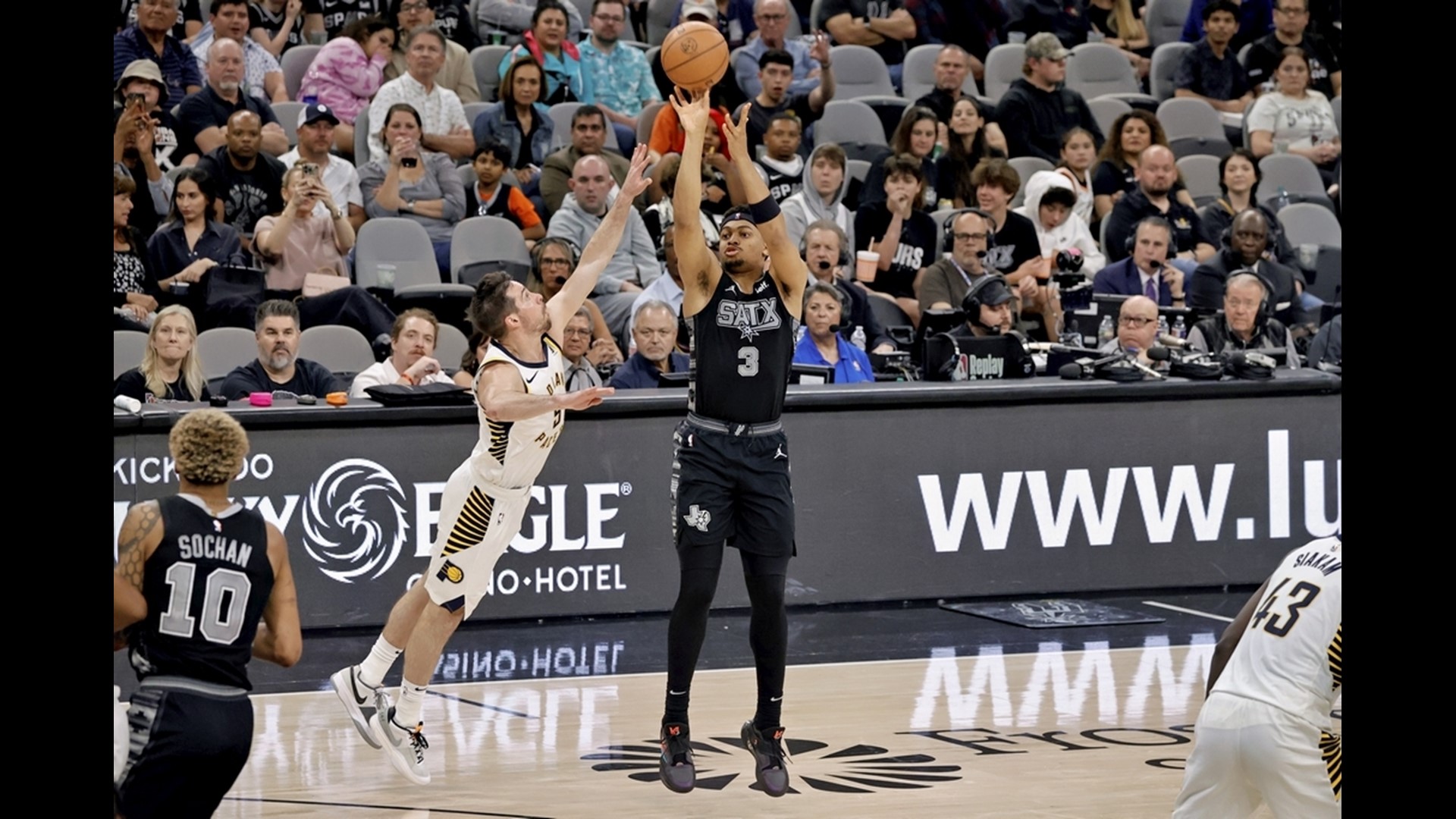 San Antonio Spurs pull away to trip up Indiana Pacers, 117-105 | kens5.com