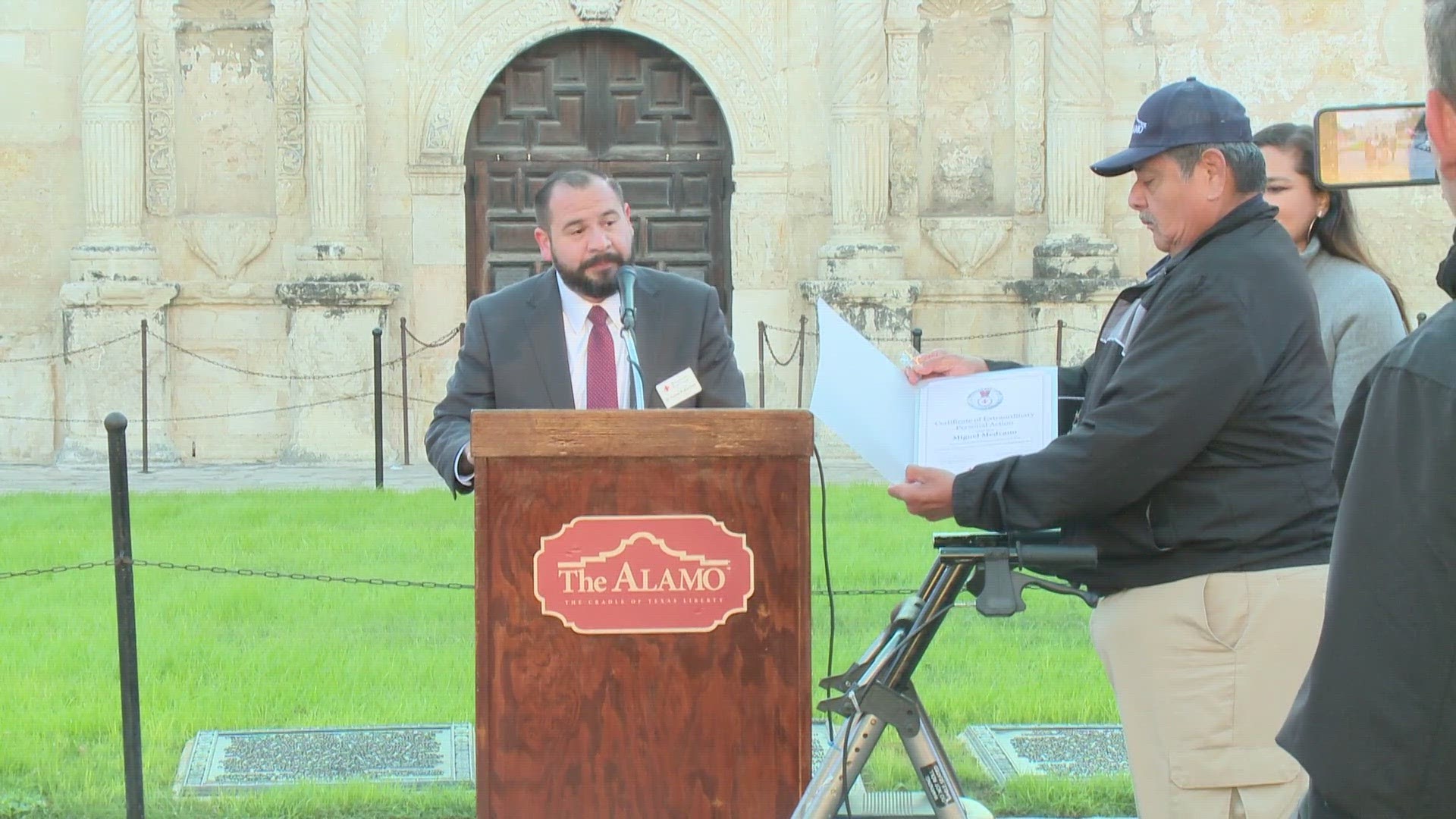 Alamo staff member honored for saving coworker's life | kens5.com