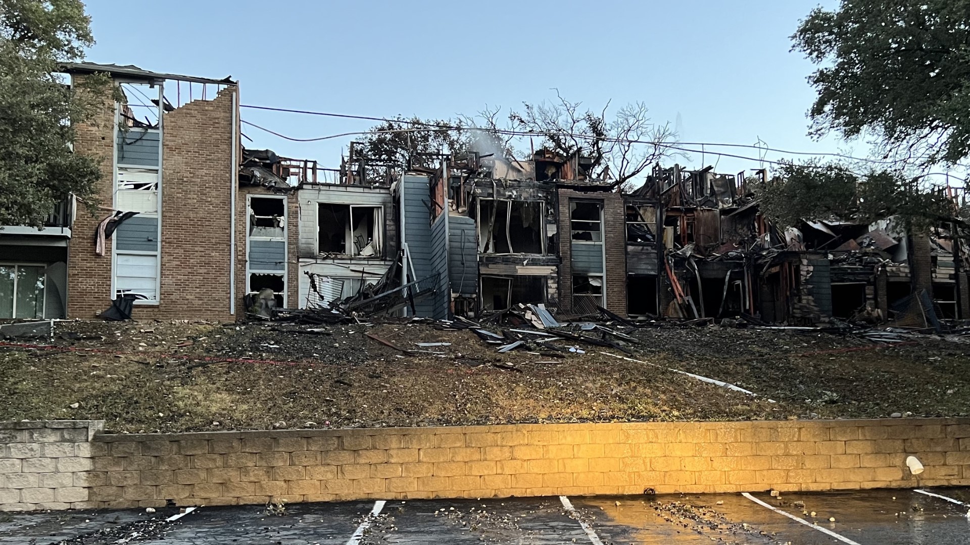 Apartment building a total loss after massive fire in Medical Center ...