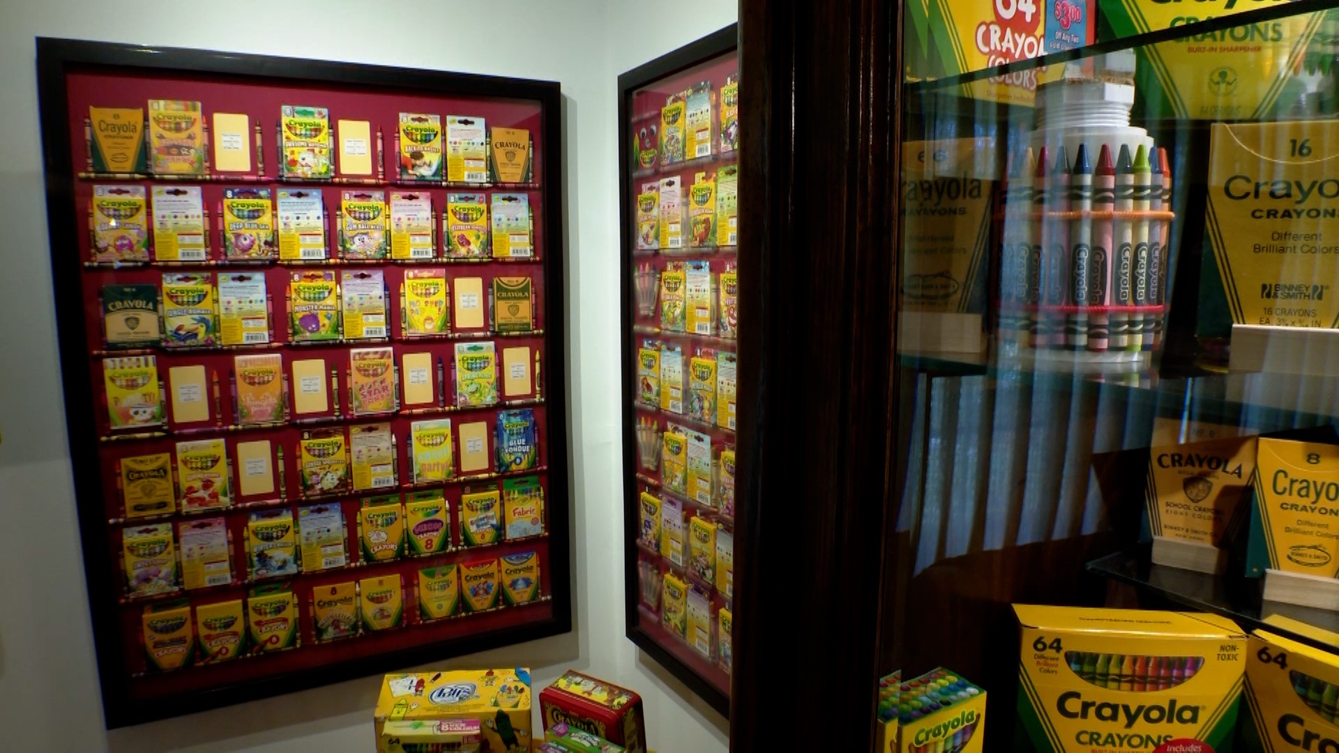 Texas house may hold world's largest Crayola crayon collection | kens5.com