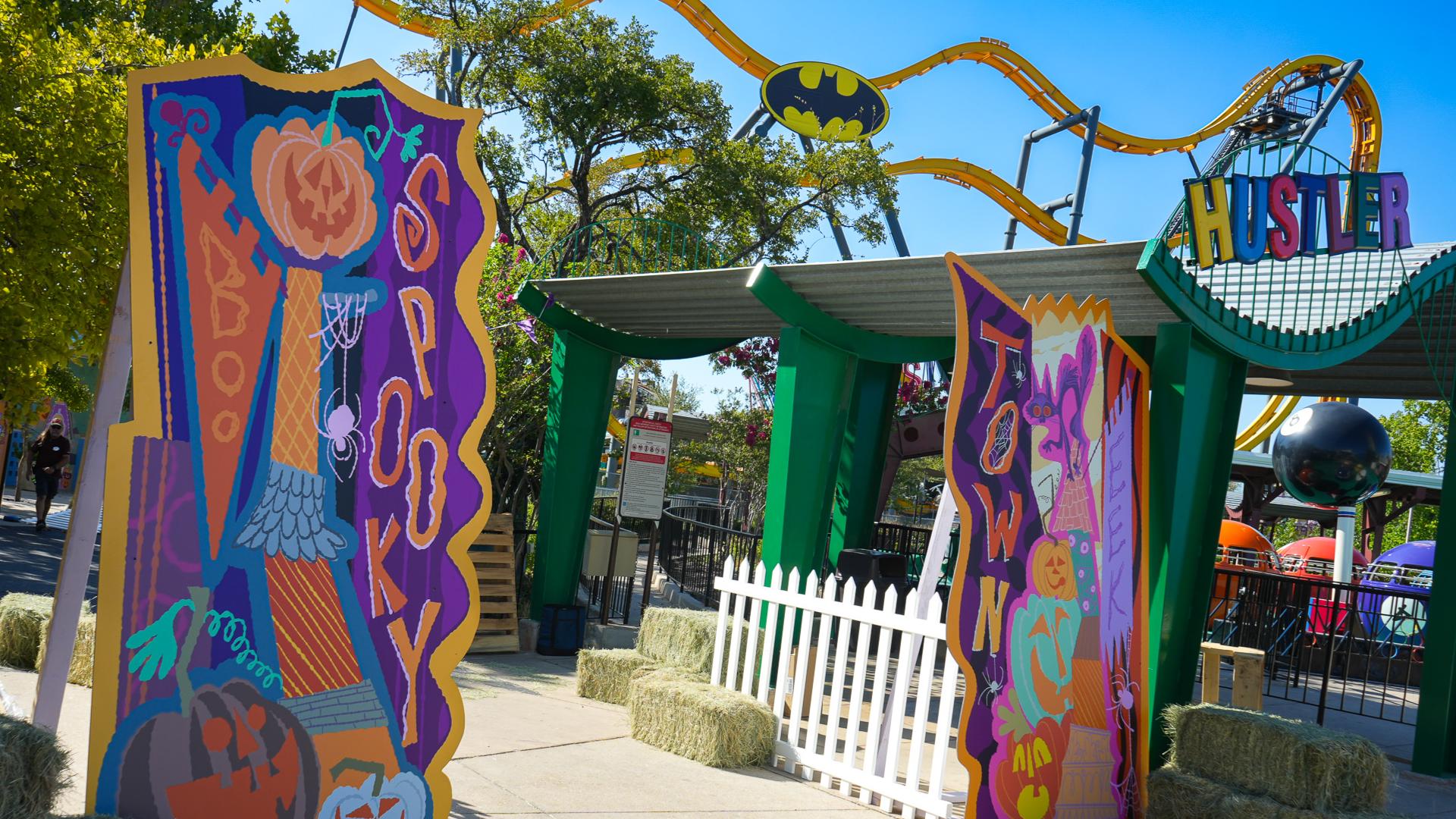 Six Flags starts Fright Fest with 4 new haunted mazes | kens5.com