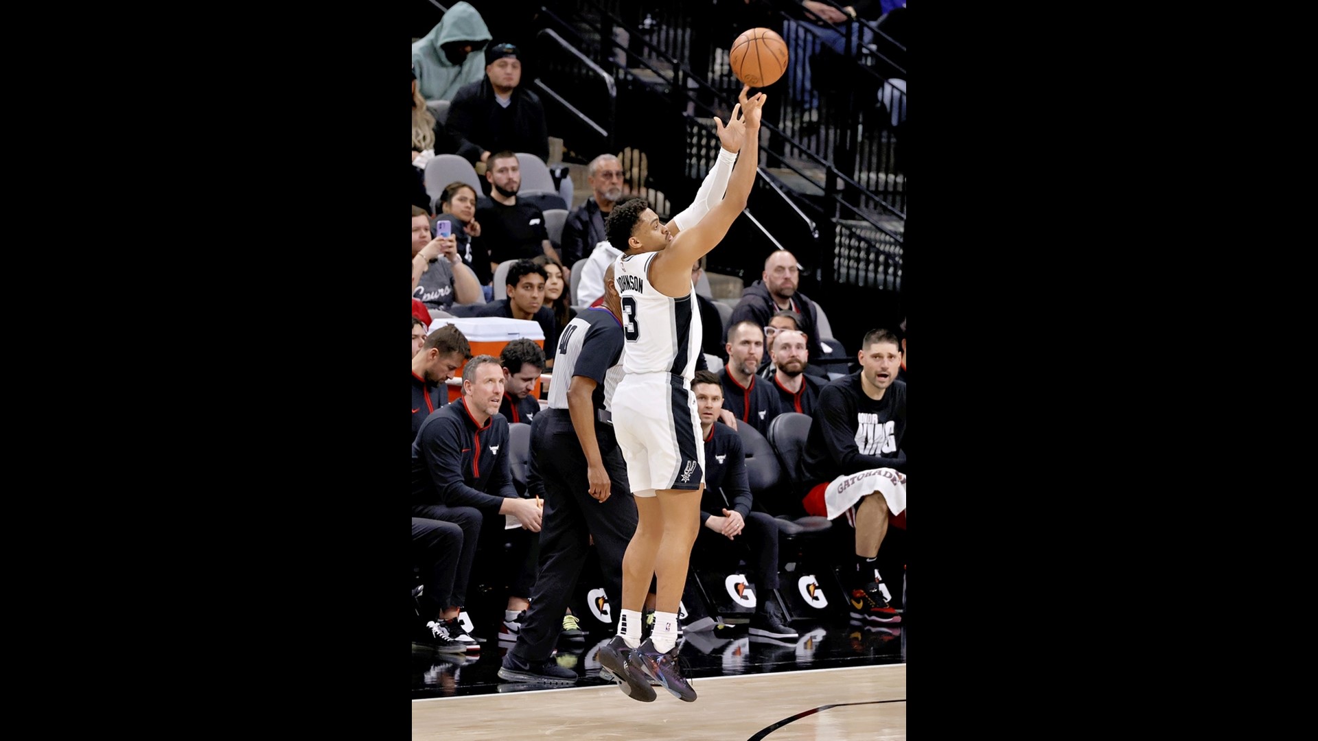 Tre Jones shines on career night, but Wemby watches as Spurs fall to ...