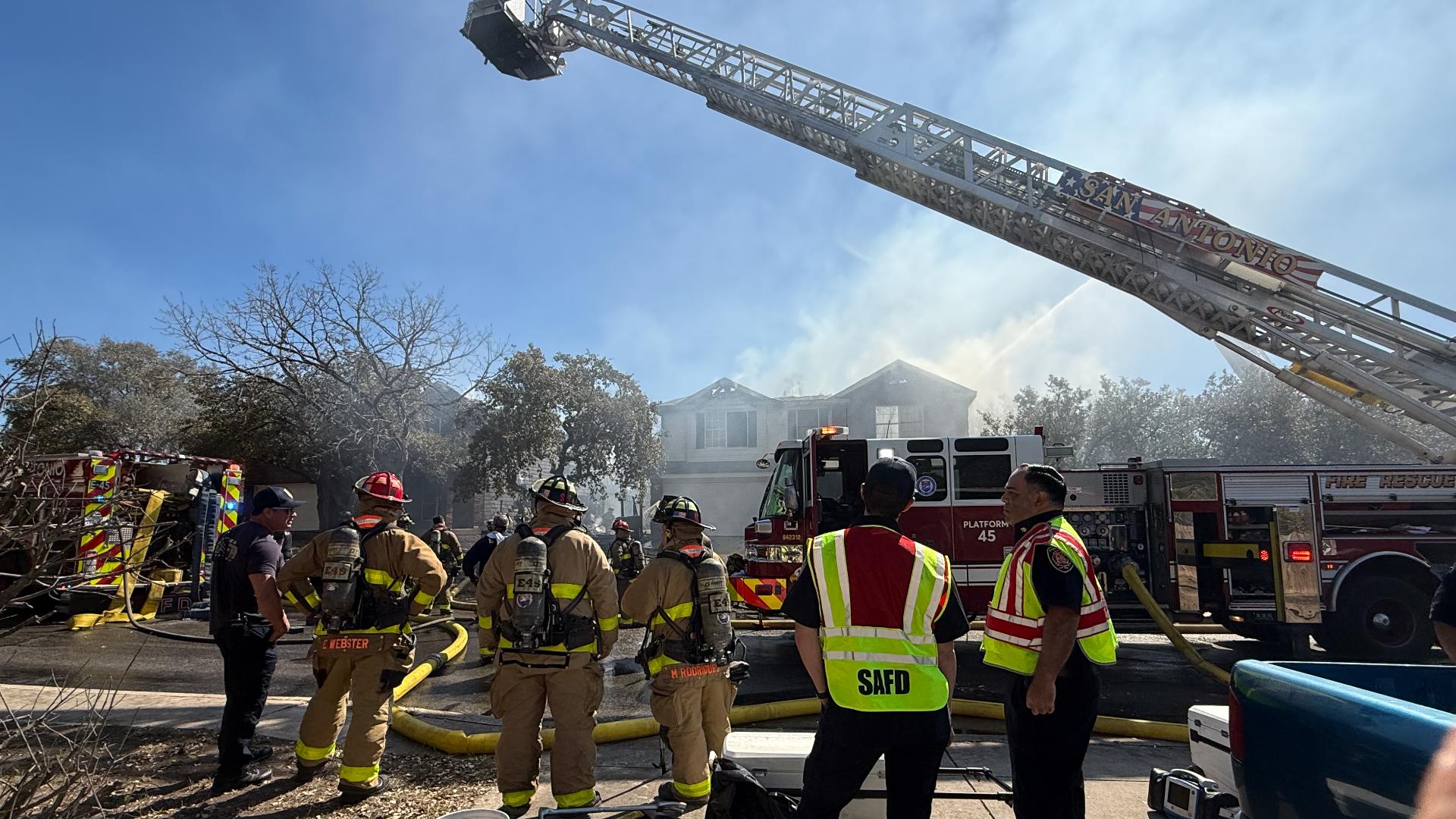 Fire crews battle massive blaze in far west Bexar County | kens5.com
