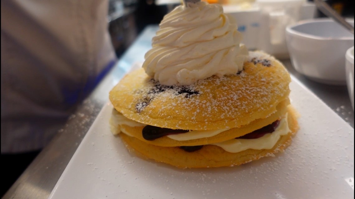 Sugar Factory San Antonio: Insane milkshakes, rainbow sliders | kens5.com