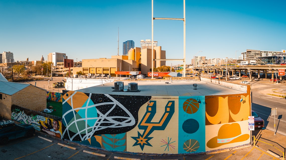 Spurs unveil new mural Austin ahead I-35 series | kens5.com