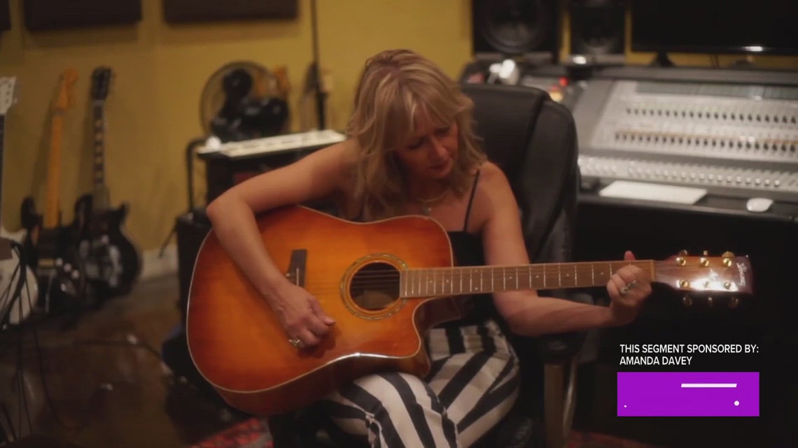 Amanda Davey gives beautiful performance! | Great Day SA | kens5.com