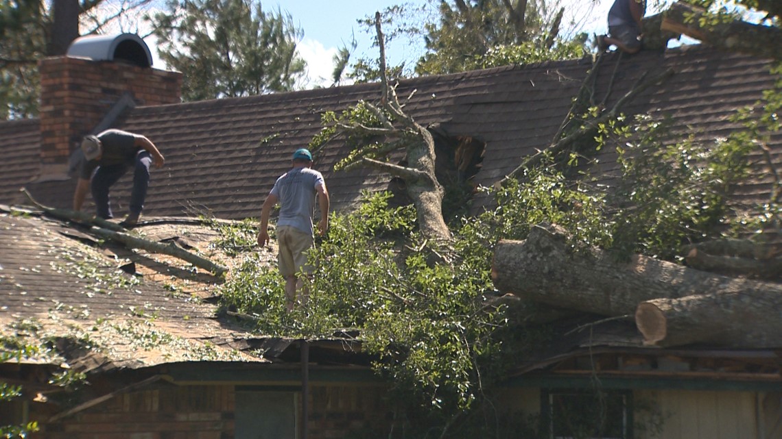 Roofers headed to southeast Texas to help with Laura aftermath | kens5.com