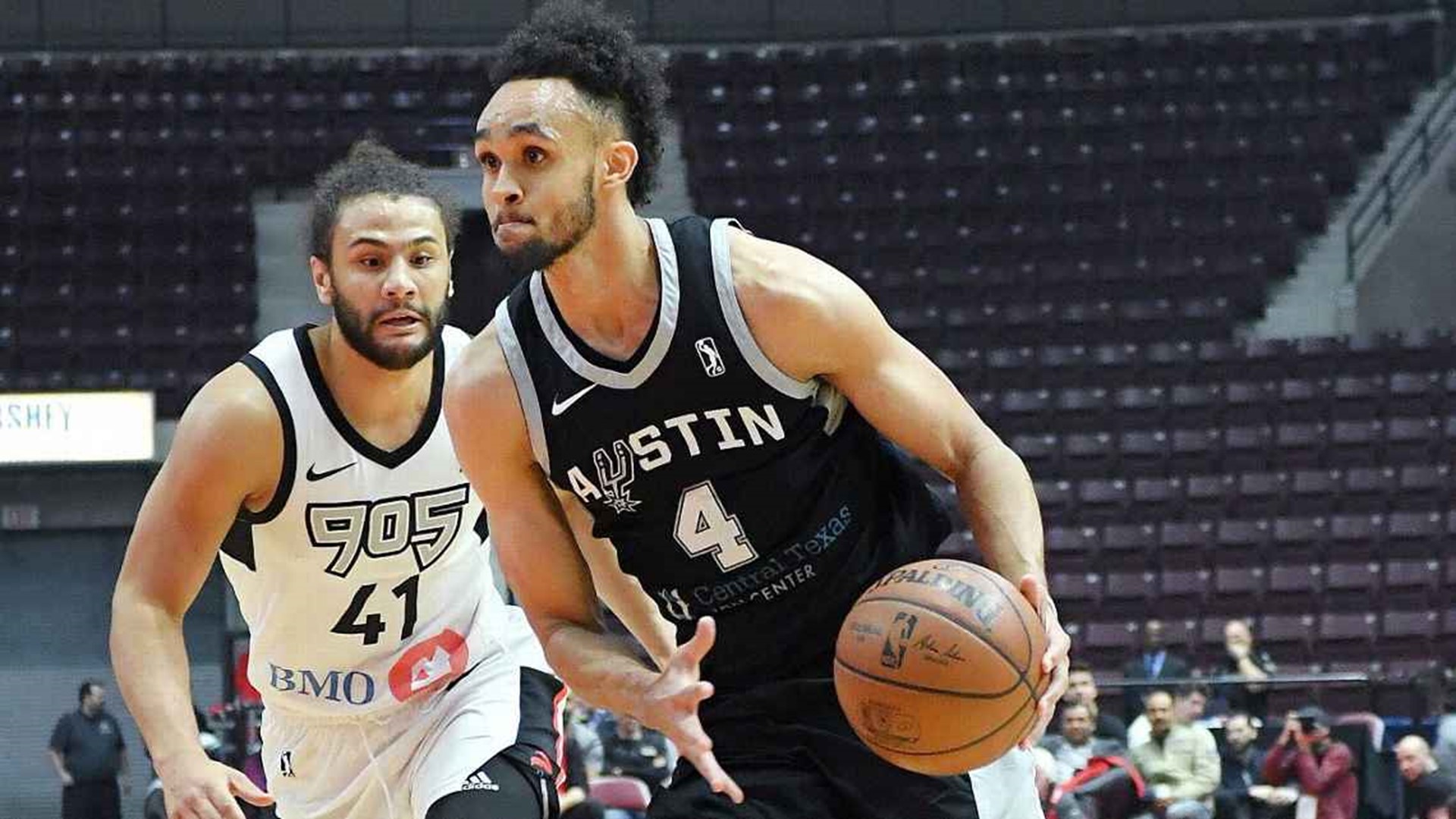 White visit Austin Spurs locker room to encourage players | kens5.com