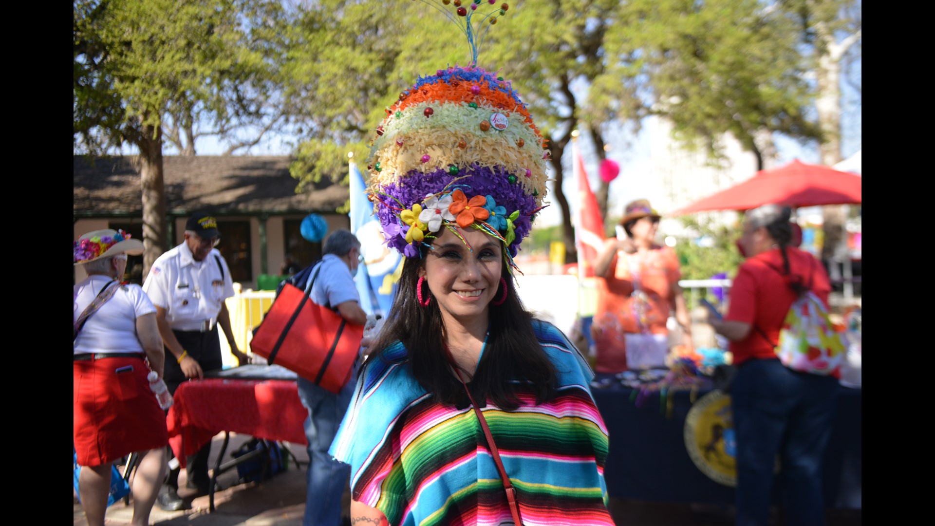 Thousands flock to the kickoff event Fiesta Fiesta | kens5.com