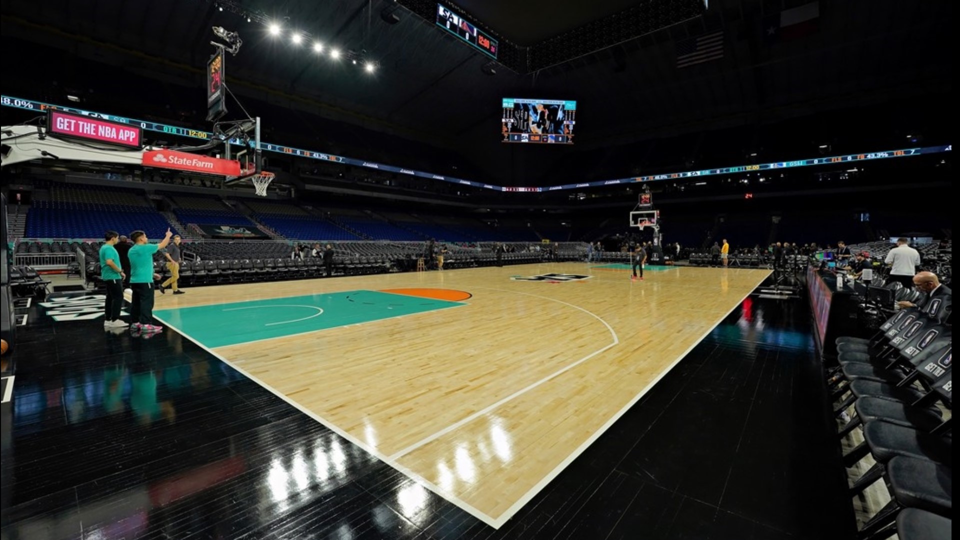Fans prepare for historic Spurs-Warriors game in San Antonio | kens5.com