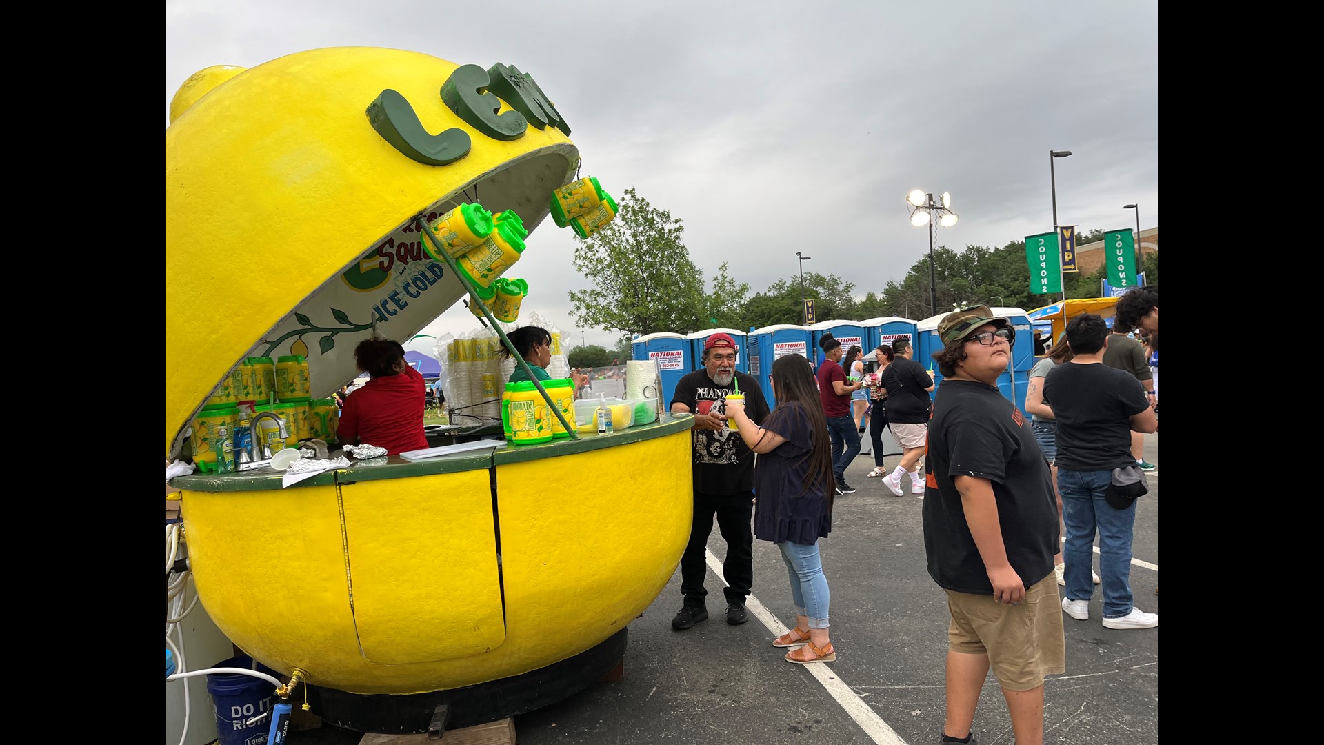 100,000 oysters will be served at Oyster Bake in San Antonio | kens5.com