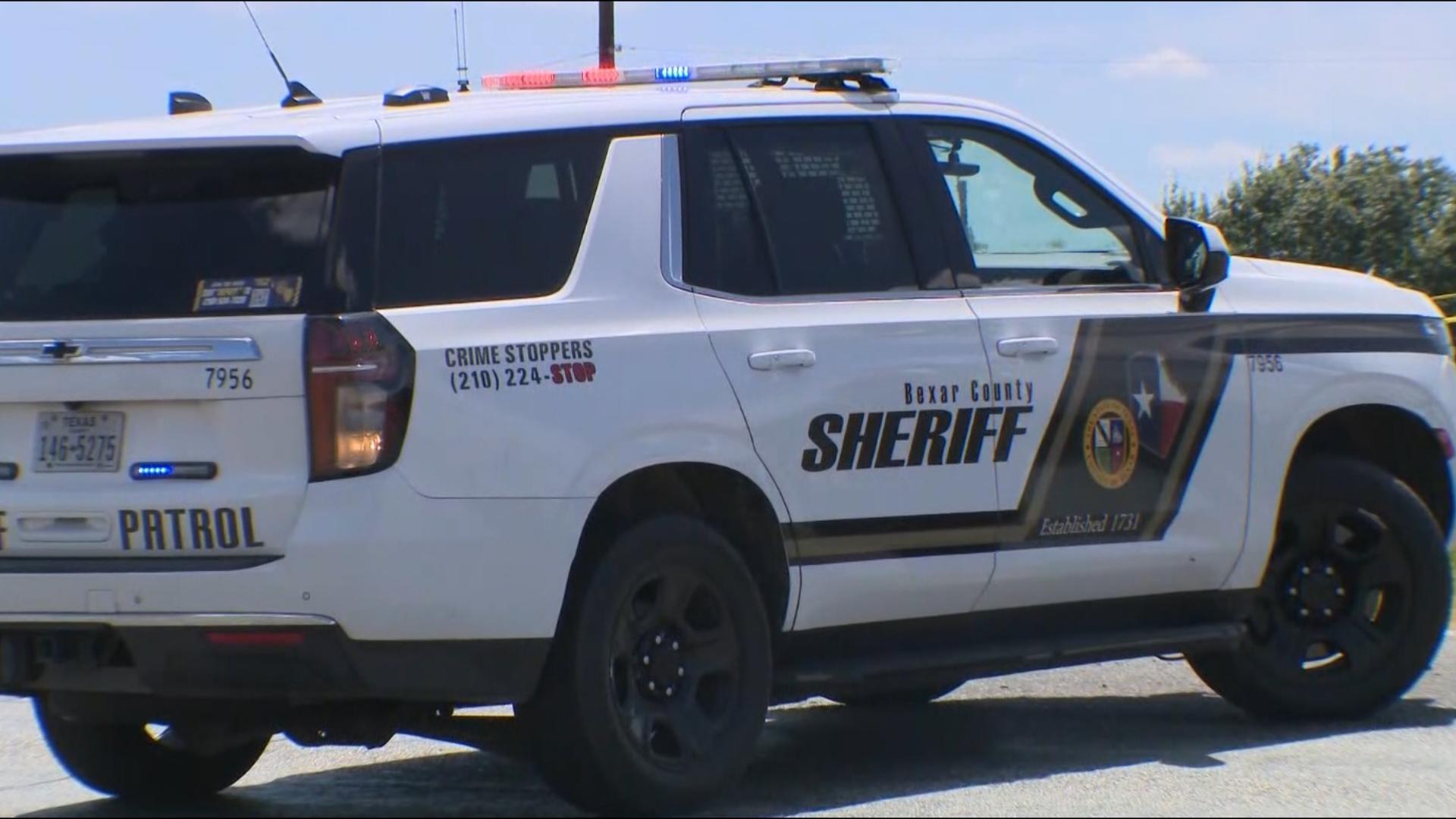 1 dead after head-on crash east of San Antonio, authorities say | kens5.com