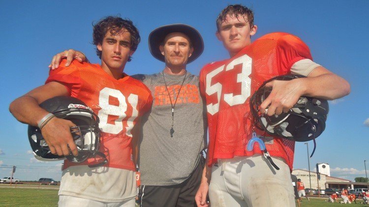 Medina Valley football coach Soza leaving to take same job at Beeville ...