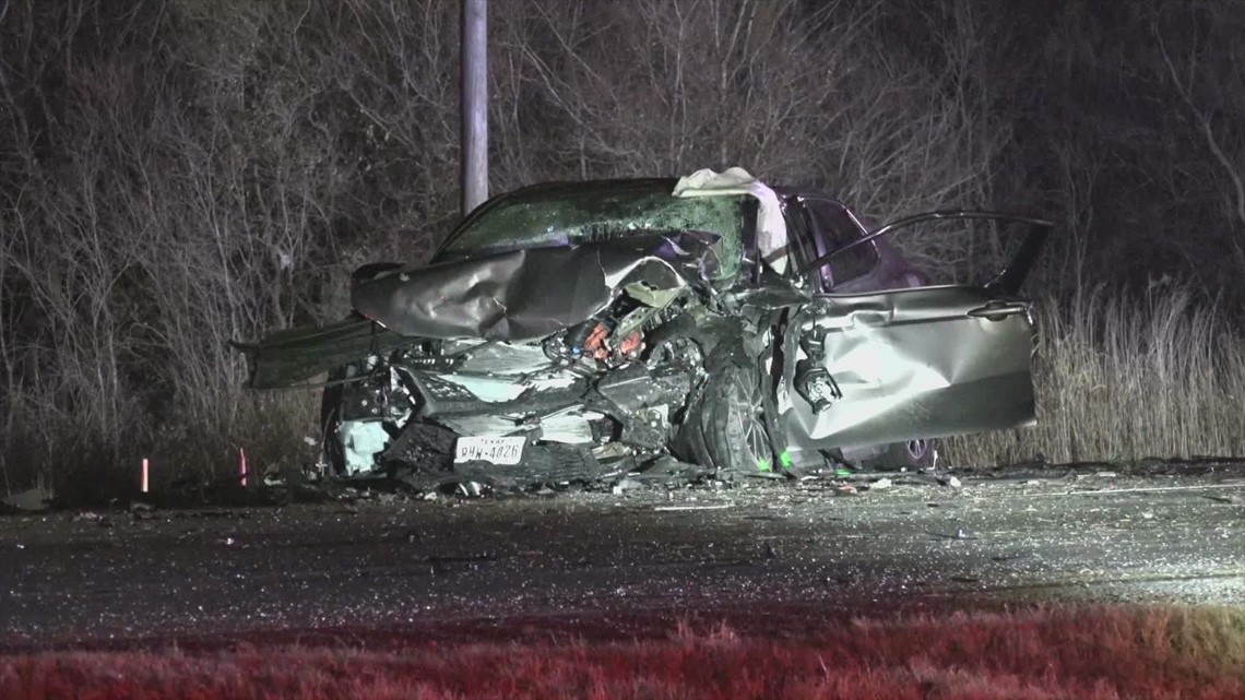 Two vehicles racing on Highway 90 in San Antonio leads to crash | kens5.com