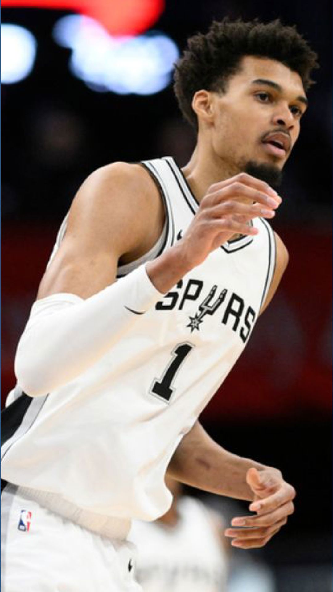 San Antonio Spurs' Wembanyama shows off soccer skills | kens5.com