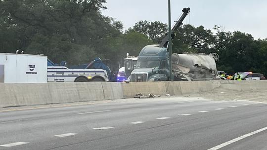 Cement spill closes Wurzbach Parkway lanes in San Antonio | kens5.com