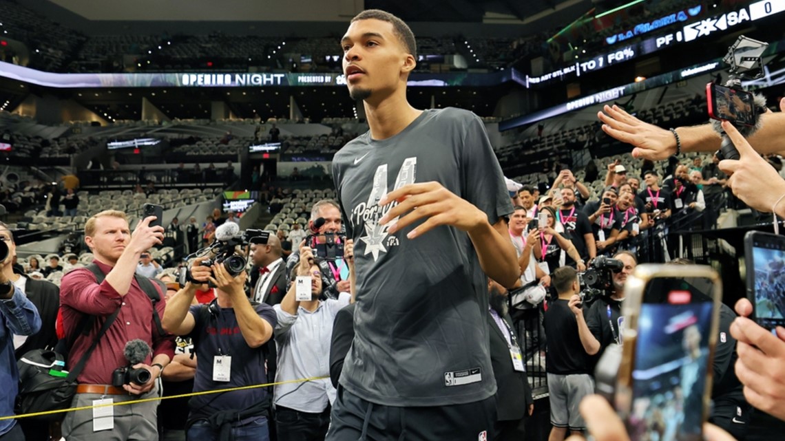 Spurs vs. Mavs: Wemby makes NBA debut in season-opener | kens5.com