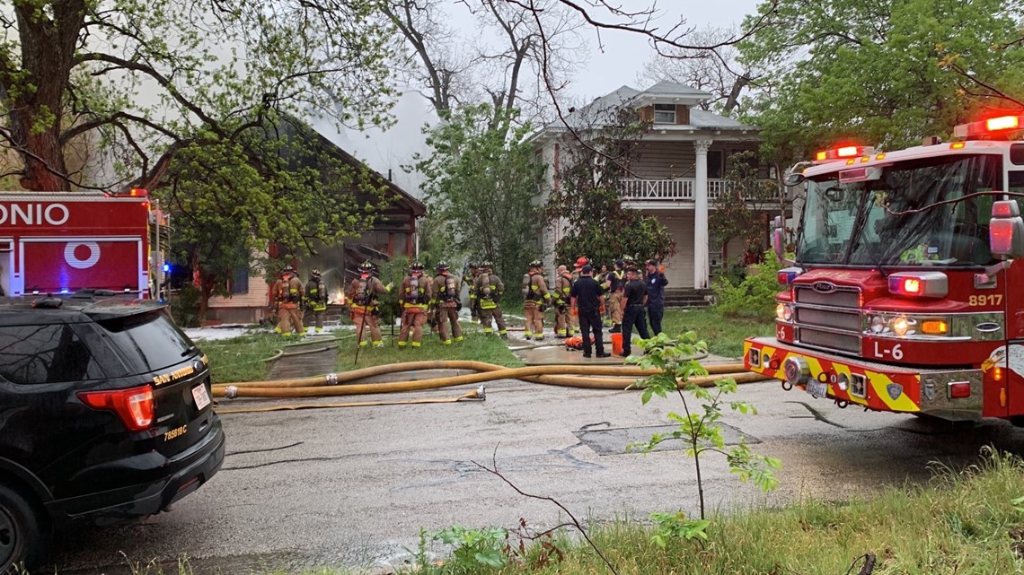 SAFD working to extinguish house fire near downtown | kens5.com