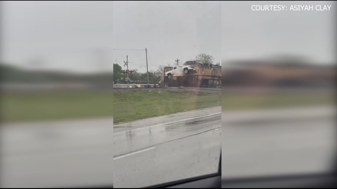 Texas Train Crash: Watch video of the dramatic collision | kens5.com